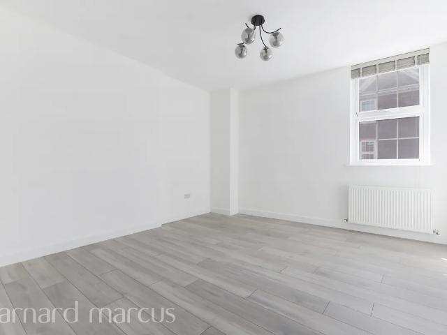 Apartment at High Street, Greater London