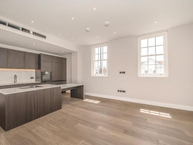 Apartment at High Street, Greater London
