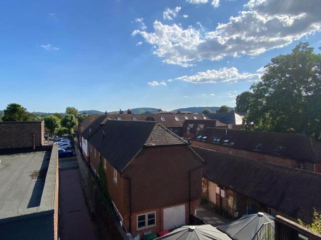 Apartment at High Street, East Hampshire