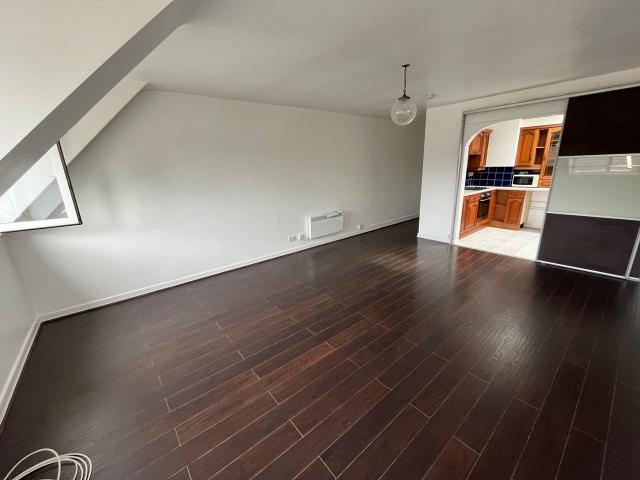 Apartment at High Street, Kingswood