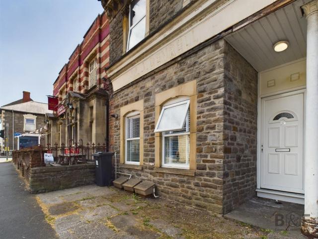 Apartment at High Street, Kingswood