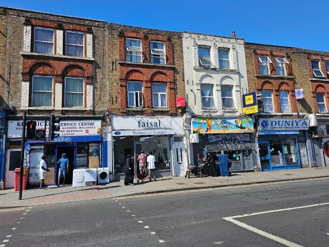 Apartment at High Street Harlesden, Greater London