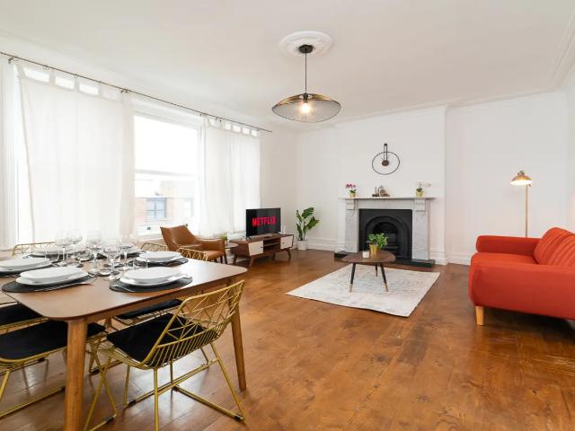 Apartment at High Street Mews, Greater London