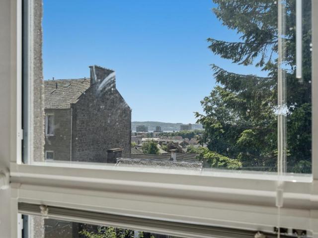 Apartment at High Street, Newport on Tay