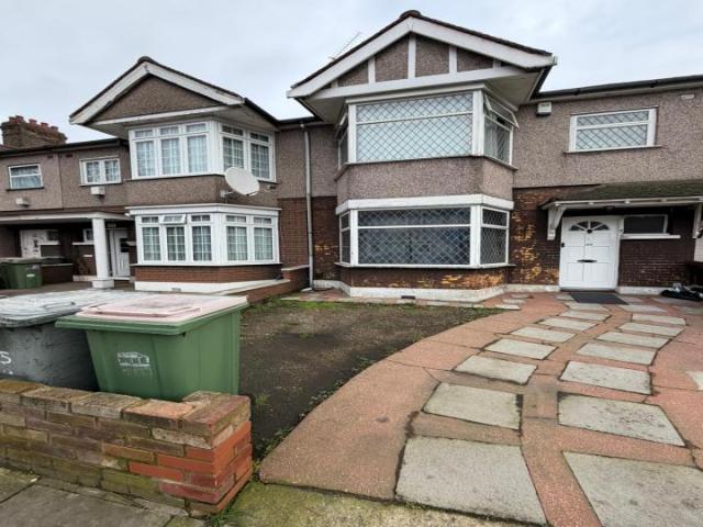 Apartment at High Street South, Greater London