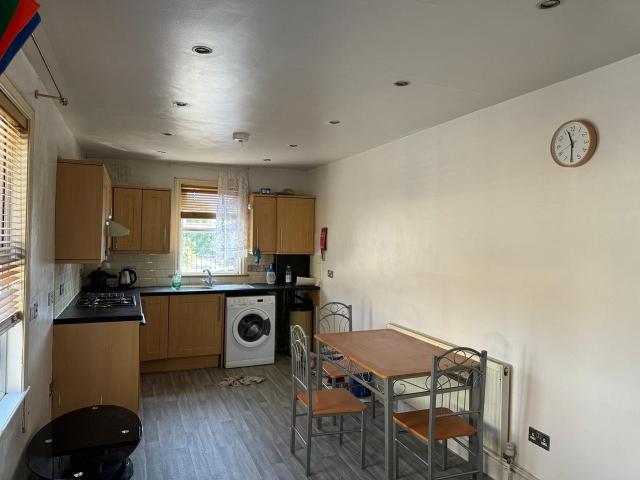 Apartment at High Street South, Greater London