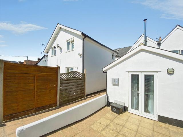Apartment at High Street, Semington
