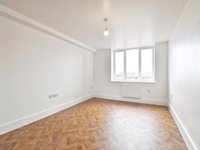 Apartment at High Street, Shepperton