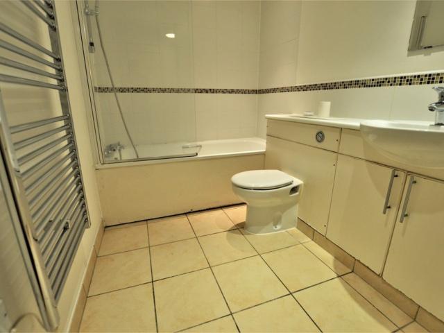 Apartment at High Street, Slough