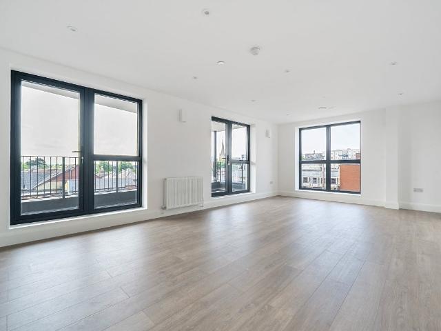 Apartment at High Street, Slough