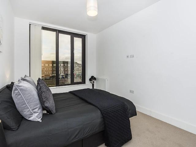 Apartment at High Street, Slough