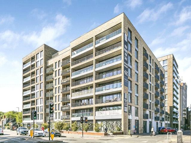 Apartment at High Street, Borough of Spelthorne