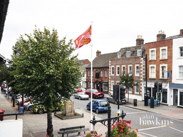 Apartment at High Street, Swindon