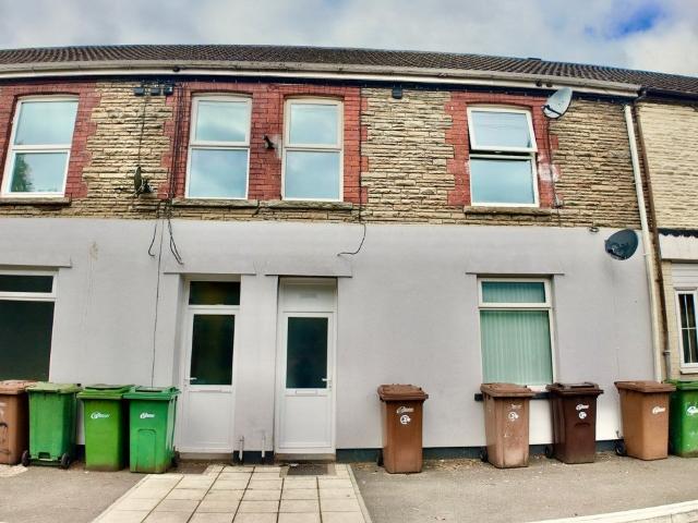 Apartment at High Street, Pengam