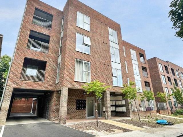 Apartment at High Street, Rainham