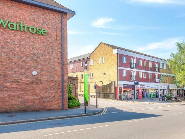 Apartment at High Street, Reigate and Banstead