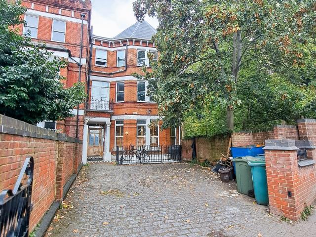 Apartment at Highbury New Park, Greater London