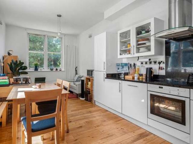 Apartment at Highbury New Park, Greater London