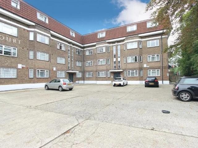 Apartment at Highfield Road, Greater London