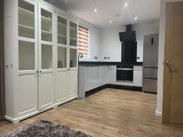 Apartment at Highlands Road, Greater London