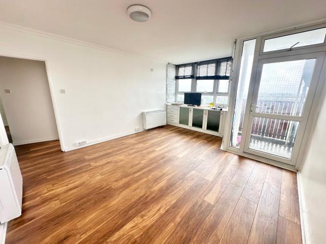 Apartment at Highview Gardens, Greater London