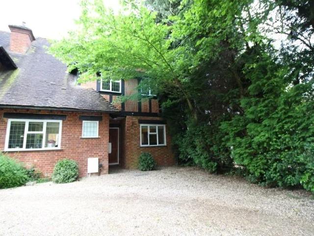 Apartment at Hill Road, Greater London