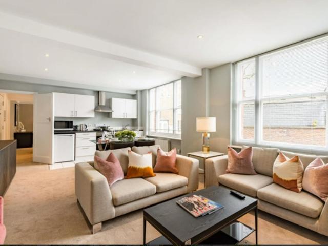 Apartment at Hill Street, City of Westminster
