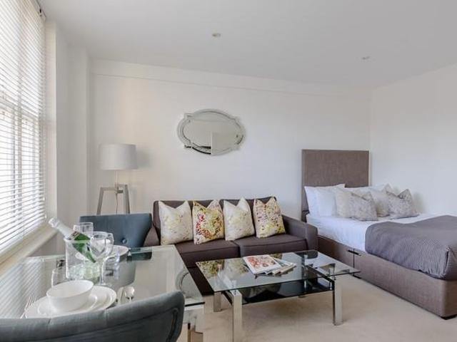 Apartment at Hill Street, City of Westminster