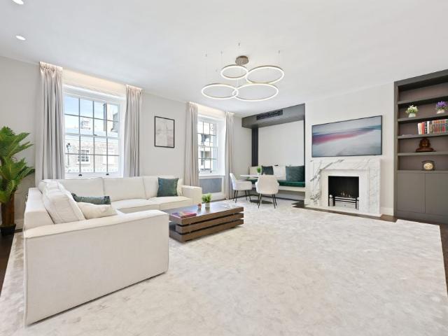 Apartment at Hill Street, City of Westminster