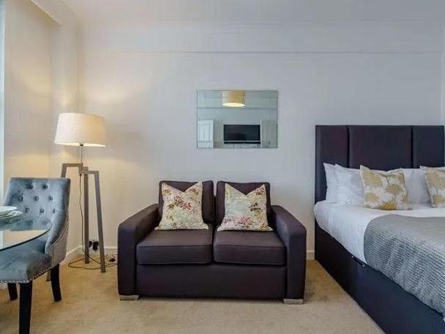 Apartment at Hill Street, City of Westminster