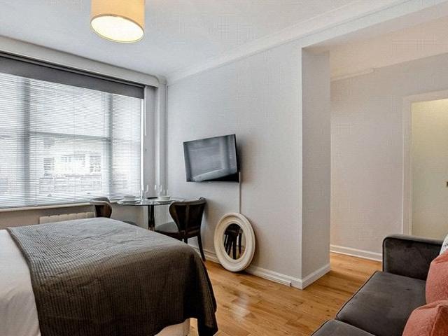 Apartment at Hill Street, City of Westminster