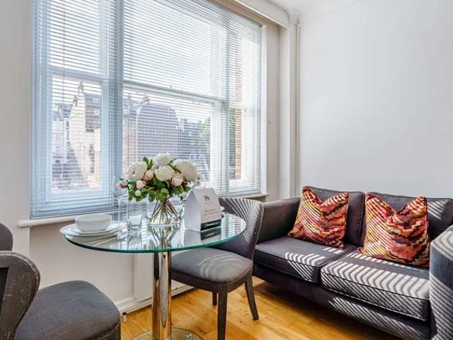 Apartment at Hill Street, City of Westminster