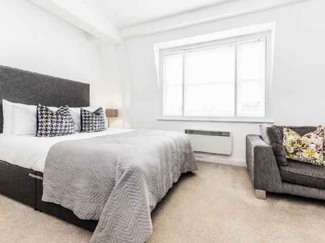 Apartment at Hill Street, City of Westminster