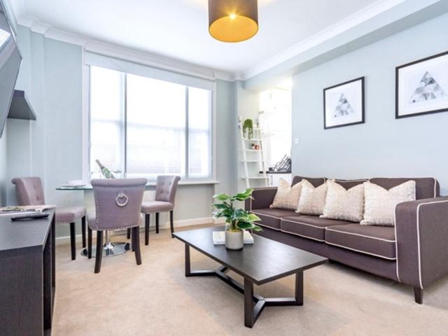 Apartment at Hill Street, City of Westminster