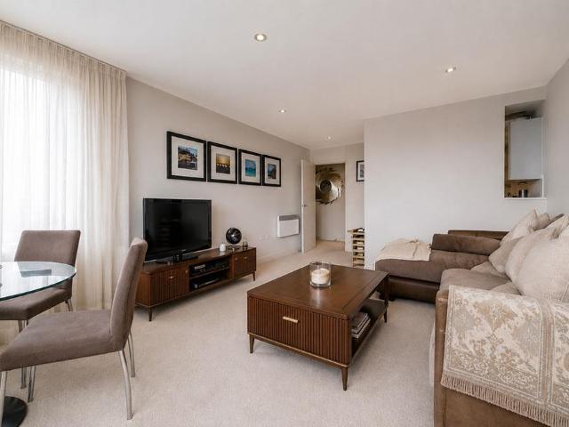 Apartment at Hill Street, City of Westminster