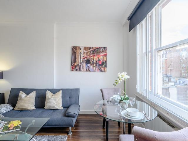 Apartment at Hill Street, City of Westminster