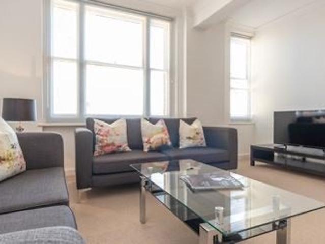 Apartment at Hill Street, London