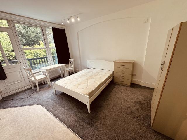 Apartment at Hillfield Park, Greater London