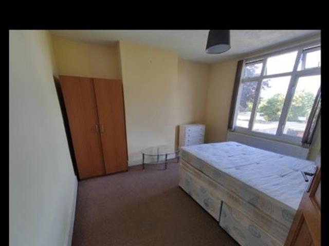 Room at Hillingdon Road, Gravesham