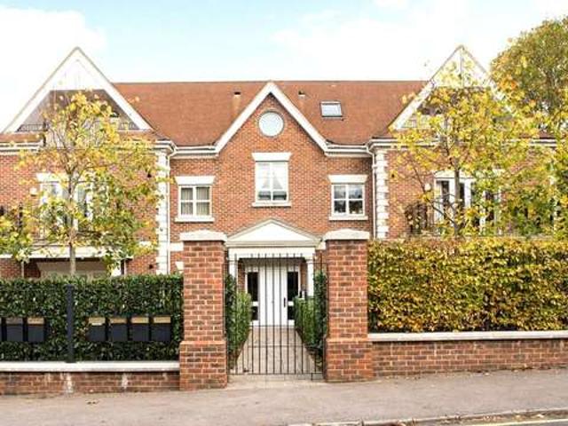 Apartment at Hillside Park, Sunningdale
