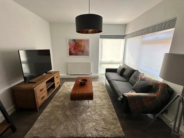 Apartment at Hillside Road, Greater London