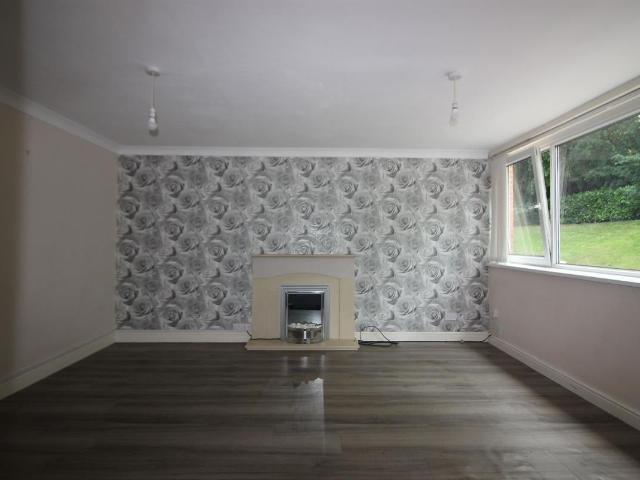 Apartment at Hillside Road, Sandwell