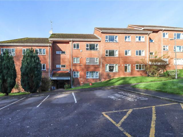 Apartment at Hillside Road, St Albans