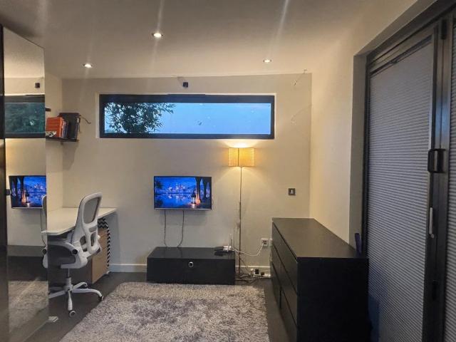 Apartment at Hillside Rise, Greater London