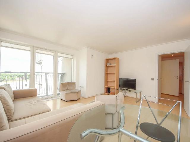 Apartment at Hutching's Street, Greater London