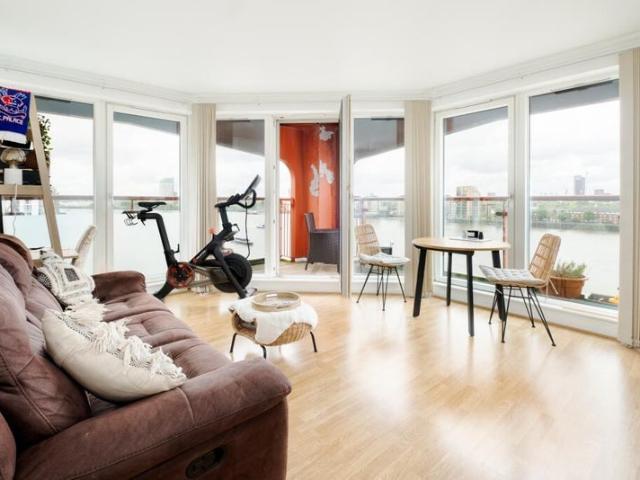Apartment at Hutching's Street, Greater London