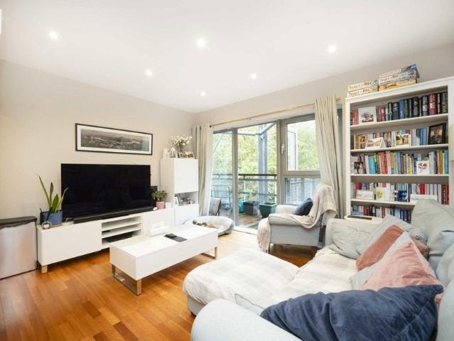 Apartment at Hutching's Street, Greater London