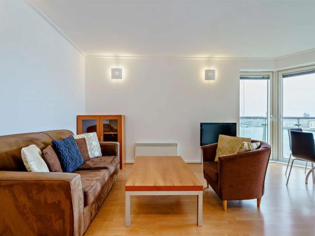 Apartment at Hutching's Street, Greater London