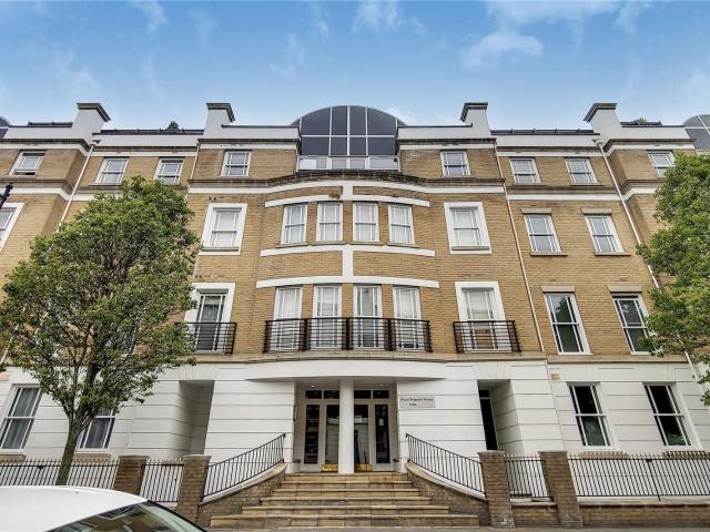 Apartment at Hugh Street, City of Westminster