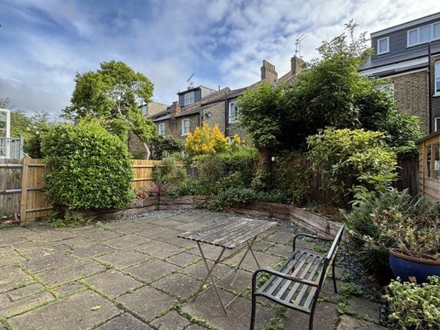 Apartment at Hugo Road, Greater London